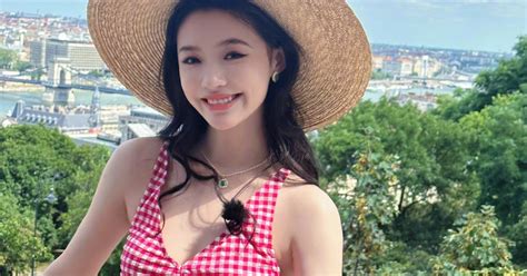 China Entertainment News Lin Yun Is All Smiles