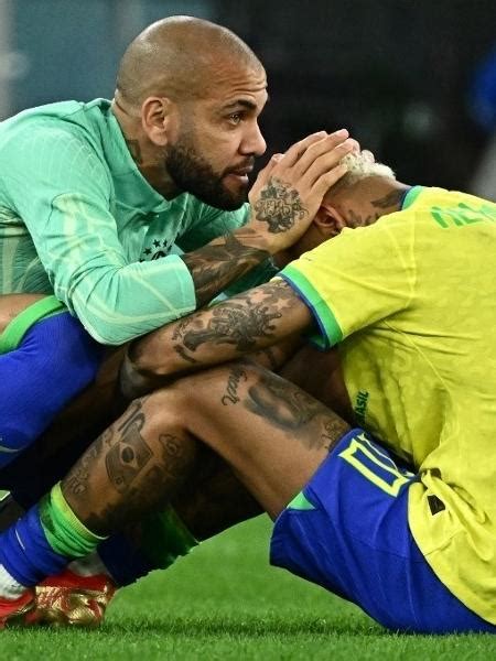 Apoio Financeiro De Neymar Ao Parça Daniel Alves Não Surpreende