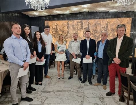 Наградиха 7 млади лекари от Видин