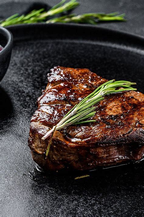 Filete Mignon Al Vino Tinto Y Hierbas Aromáticas Receta Filete De Res Recetas Filete De Res