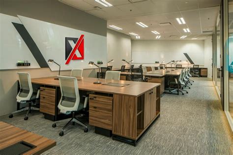 Premium Psd Computer Class Room Logo Mockup