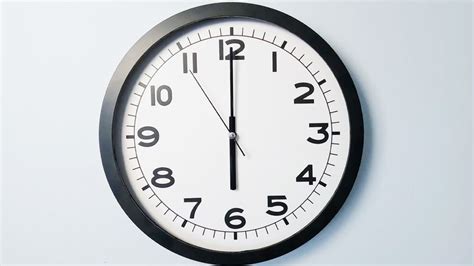 Daylight Saving Time Pros Cons Debate Arguments Clocks Standard Time And Polls Britannica