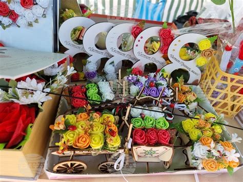 Потребители на социалните услуги в Троян се включиха в изработката на мартеници в подкрепа на