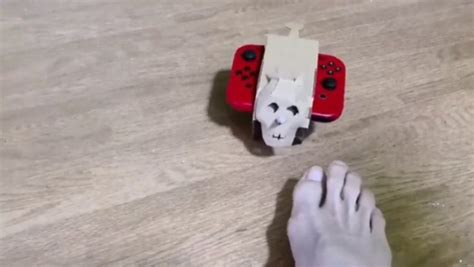 Translation “remote Control Car That Runs Toward Tumbex