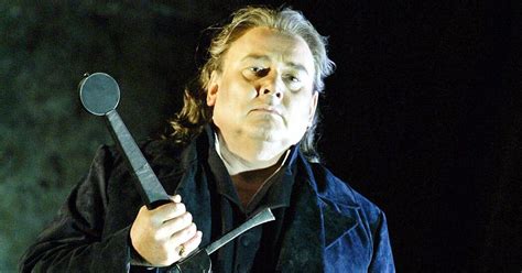 David Rendall Tenor Who Suffered Operatic Mishaps Dies At 76 The
