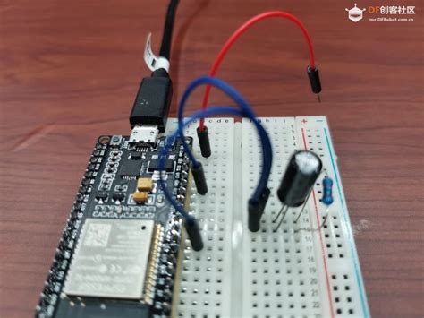 利用phyphox和esp32蓝牙探究电容器放电过程中的电压变化规律 Df创客社区