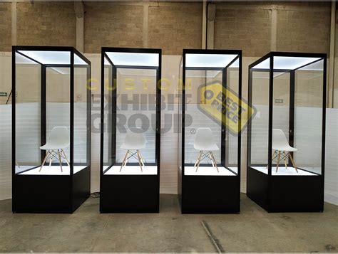 Beautiful Mannequin Showcases Manufactured With A Light Box In Base And