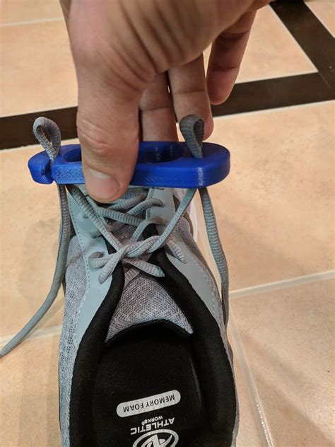 How To Tie Your Shoes With One Hand 10 Steps Instructables