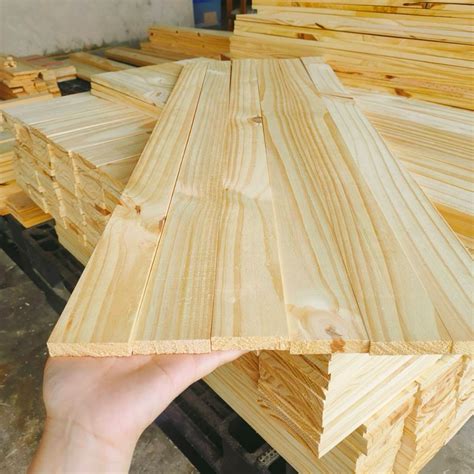 ไม้สนมือ1 พร้อมไสเรียบ 4 ด้านขนาด หนา 1 5 เซน กว้าง 4 เซน ยาว 120 เซน ราคา 240 บาท มัด 1 มัดมี