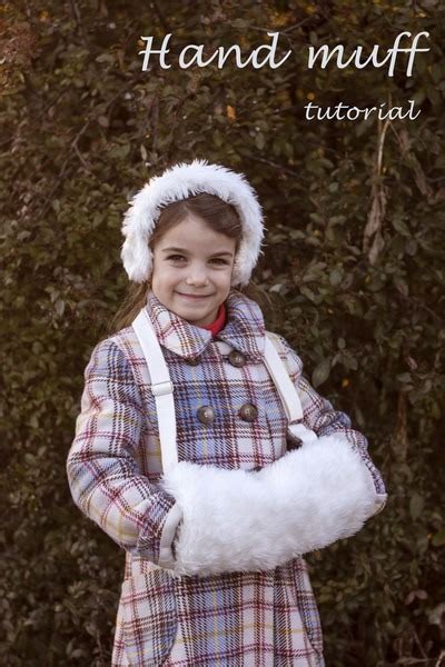 Diy Hand Warmer Hand Muff The Creative Mom