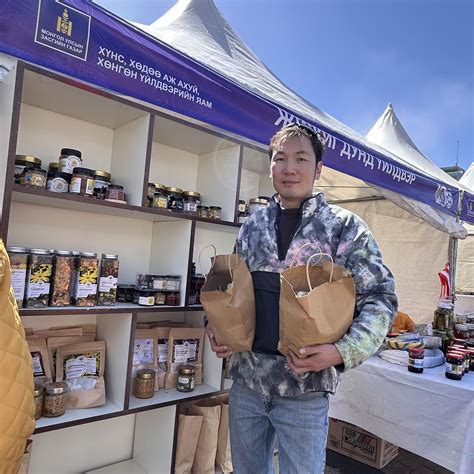 Хурын Шим Өнөөдөр бүх үнэ 10 20 хөнгөрнө 👌 🌦️Төв талбай дээр энэ амралтын өдрүүдэд үндэсний