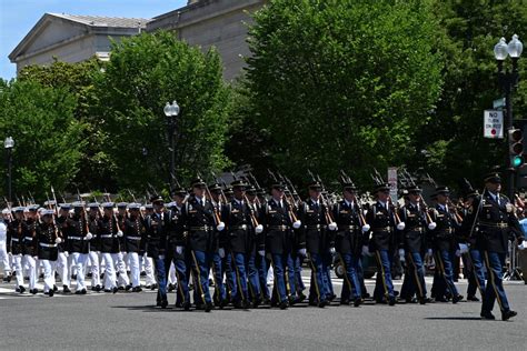 Donald Trump Military Parade Update Thousands Of Soldiers To Appear In