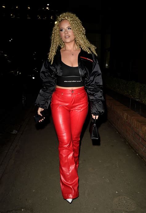 Apollonia Llewellyn Night Out Style Wings Restaurant In Manchester 02