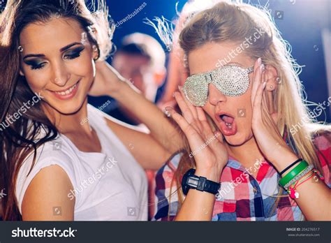 85 093 Imágenes De Nightclub Party Girls Imágenes Fotos Y Vectores