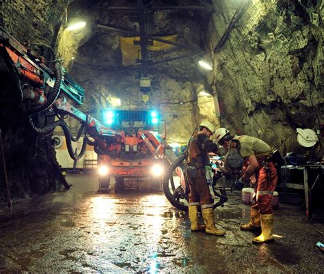 Работна среща с журналисти в Дънди Прешъс Металс Челопеч Индустриален клъстер Средногорие