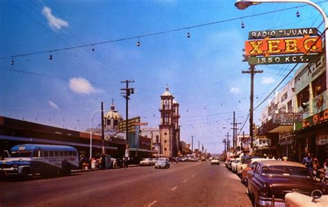 25 Fascinating Color Photos Capture Street Scenes Of Tijuana In The