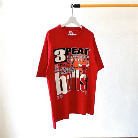 Vintage 1990s Logo 7 Usa Chicago Bulls Nba T Shirt Size L Etsy