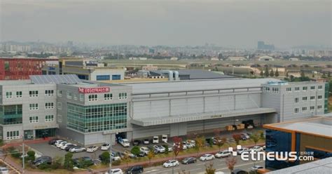 뉴스의 눈 日 독점에서 경쟁구도로 선익시스템 86세대 증착기 공급 의미