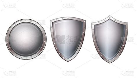 一套空金属骑士盾。现实的矢量图