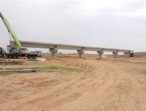 Тавантолгой Зүүнбаян чиглэлийн төмөр замын 132 38 урт м төмөрбетон гүүрийн дам нурууг угсарч дууслаа