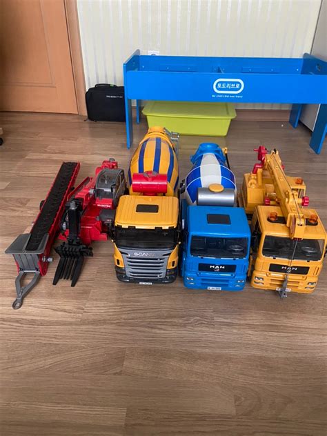 브루더 중장비 세트 크레인트럭 시멘트믹서 지게차 이동 레인 영통1동 유아동 당근 중고거래