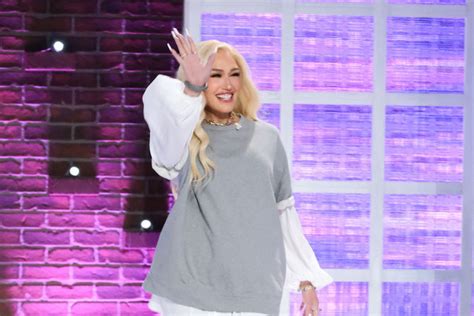 Gwen Stefani Poses In Tank Top Patchwork Jeans And White Pointy Boots Footwear News