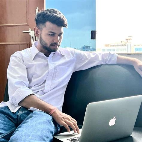 Lokesh Prajapat Hr On Linkedin Dm To Know How To Earn From Social