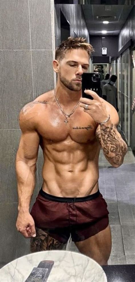 Pin On Men2 In 2024 Lean Body Men Bodybuilders Men Lean Muscle Men