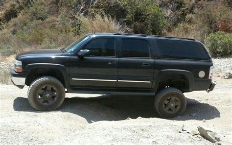 2005 Chevy Suburban 2500 8 1 Ltr With 6 Rcd Lift Kit