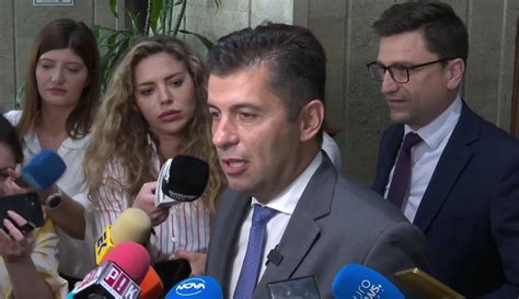 ШОУ В ПИК Tv Ограмотяват Кирил Петков с дисертация за плана Барбарос ВИДЕО Информационна