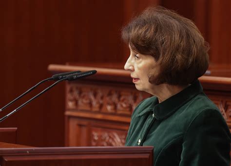 Претседателката Сиљановска Давкова по повод новогодишните празници