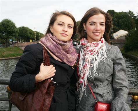 Dos Hermosas Chicas Foto Premium