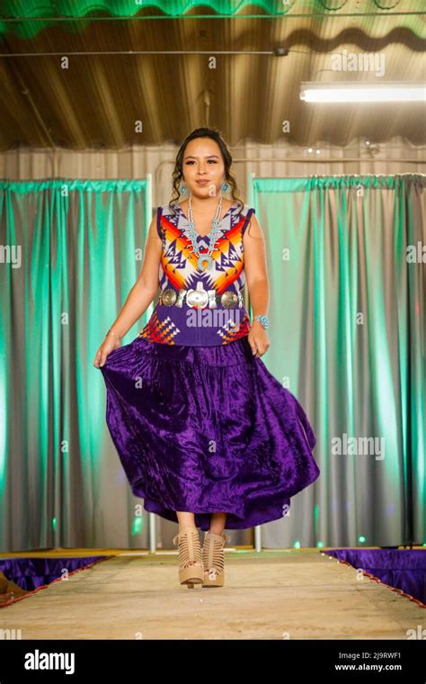 Window Rock Arizona Usa Navajo Nation Fair Young Woman At Fashion