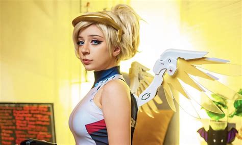Cosplayer And Streamer Elise Simplysxy