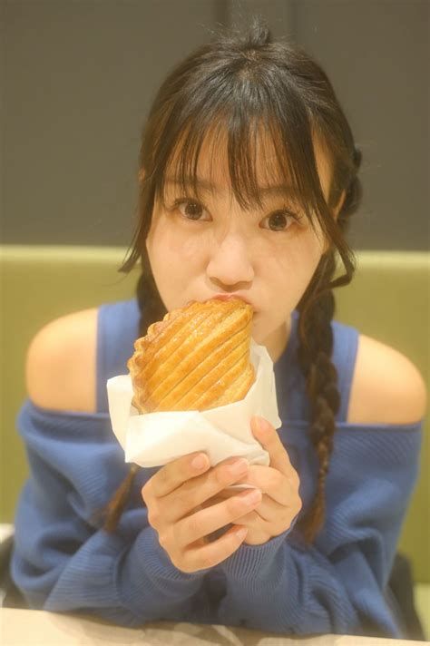 腹が減ってはモデルは務まらず GANREF