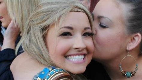 Teenage Girl Faced With Leg Amputation After Doctors Dismissed Rare