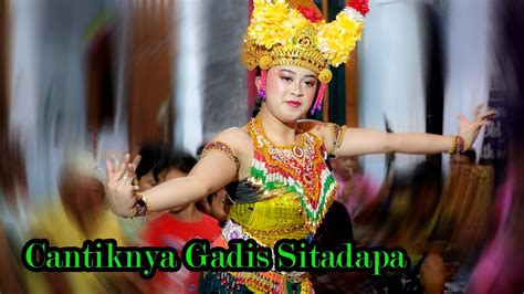 Cantiknya Gadis Bali Aga Youtube