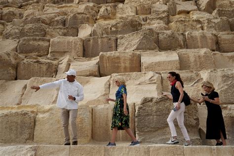 گزارش تصویری جیل بایدن در مصر؛ بازدید همسر رئیس‌جمهور آمریکا از اهرام مصر