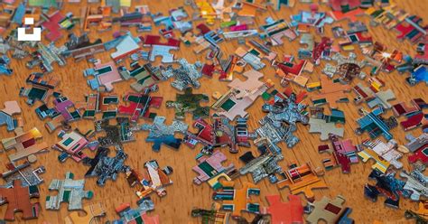 갈색과 흰색 퍼즐 조각 사진 Unsplash의 무료 퍼즐 이미지