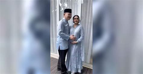 Potret Ari Sigit Yang Baru Menggelar Acara Tujuh Bulan Kehamilan Netizen Kepo Status Rica
