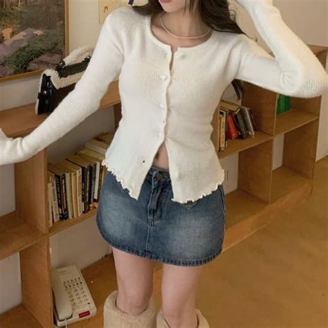 슬림 하트버튼 니트 가디건 카디건 봄 가을 오피스룩 예쁜 코디 데이트 데일리 캐주얼 러블리 결혼식투피스