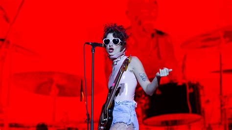 Marilina Bertoldi Sale De Gira El Renacimiento De Jurassic World Y