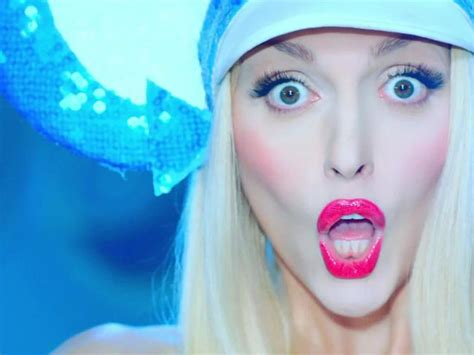 ТОП 10 самых популярных песен месяца Люкс ФМ