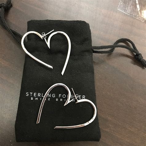 서울쇼룸 매거진 🌸레드마커 인생템 추천🌸 Freepeople프리피플귀걸이 Heart