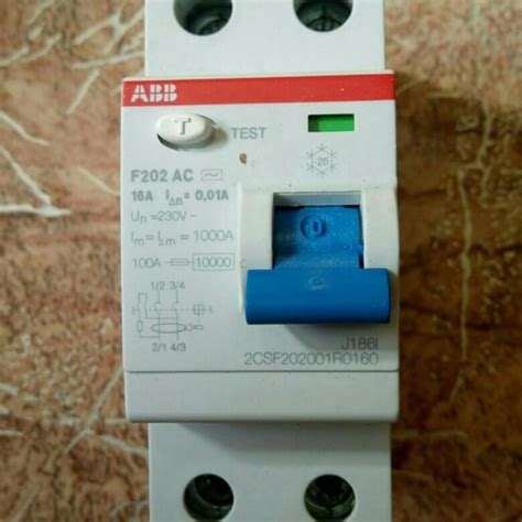 УЗО ABB F202 от FH202: в чем отличие?
