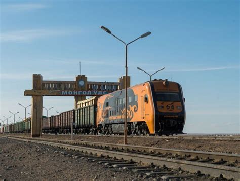 Замын Үүд Эрээн боомтын үйл ажиллагаа идэвхжиж экспортын галт тэрэг