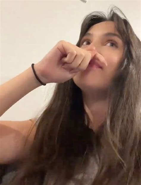 Cindy Doccupation Double Réagit Enfin à Sa Fameuse Parodie Dans Le Bye Bye