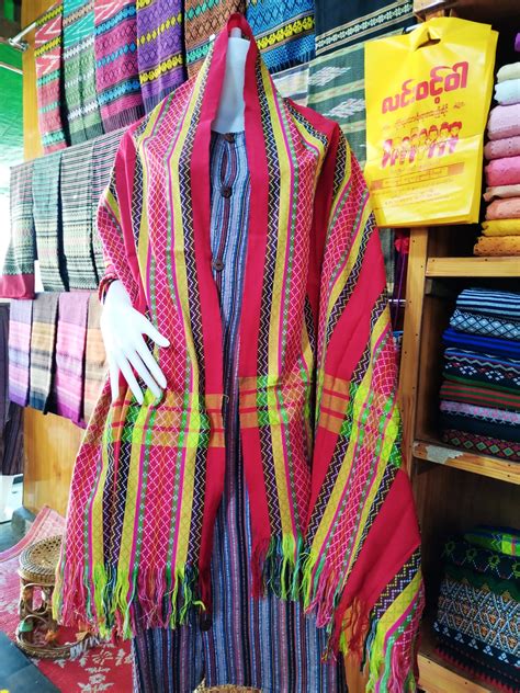 ခူမီးတဘက်လေးတွေ လင်းဝင့်ဝါ တိုင်းရင်းသားရိုးရာအမျိုးမျိုး