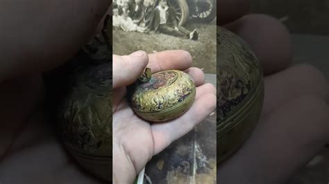 Девушка с дредами продала старинные вещи Youtube