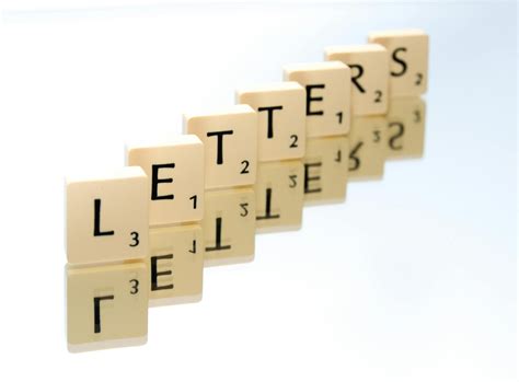 Scrabble Tile Values And Letter Distribution Word Raiders Word Finder